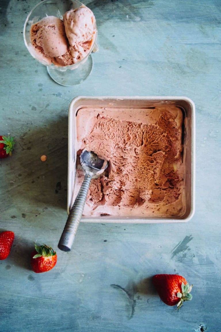 Roasted Strawberry Ice Cream - Souvlaki For The Soul