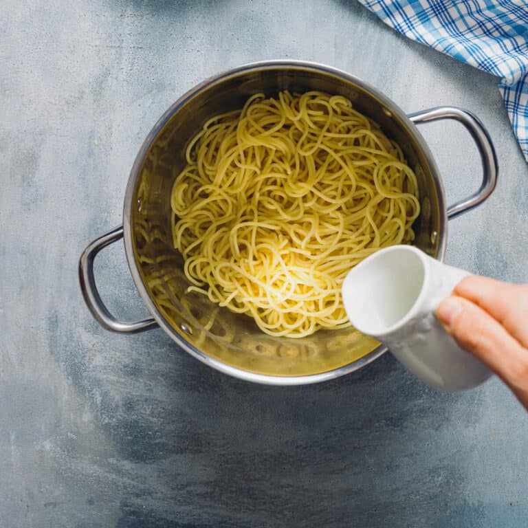 Makaronia Me Kima (Greek Spaghetti With a Meat Sauce) - Souvlaki For ...
